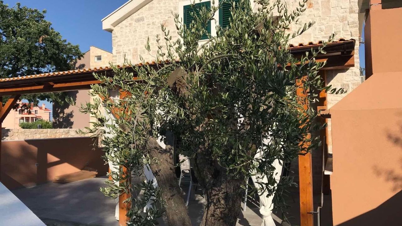 Ferienhaus für 4 Personen und Hund (70m²) in Privlaka mit WLAN ...